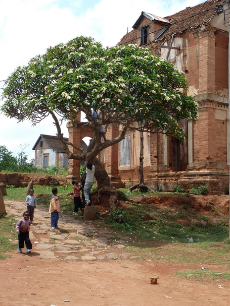 Massif Ambohidraondriana Le Village Princier Ambohitsoa